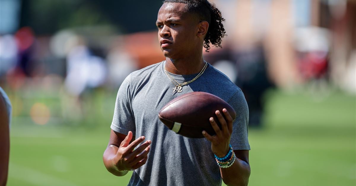 Five-star QB Jadyn Davis and his family have another "awesome ...