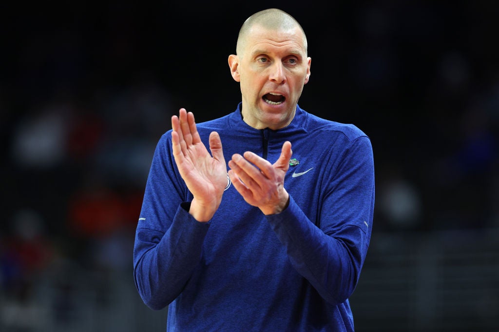 Kentucky basketball coach Mark Pope makes strong first impression ...