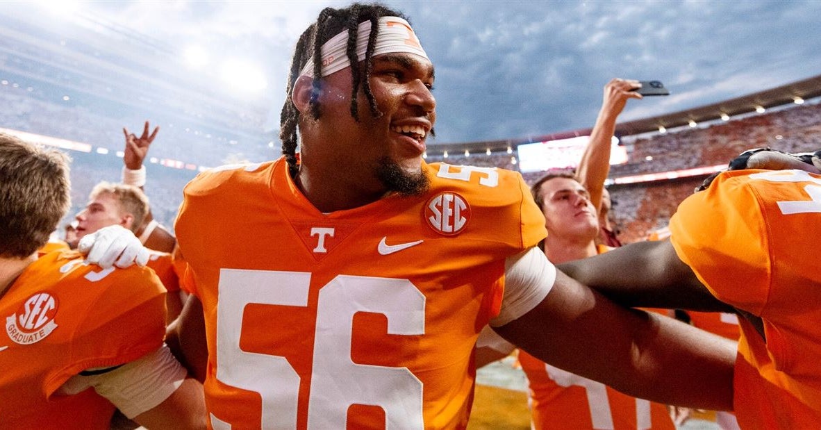 Tennessee offensive lineman officially enters NCAA transfer portal