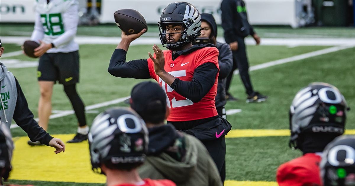 Akili Smith Jr. now in same No. 11 as his father, numerous other Ducks ...
