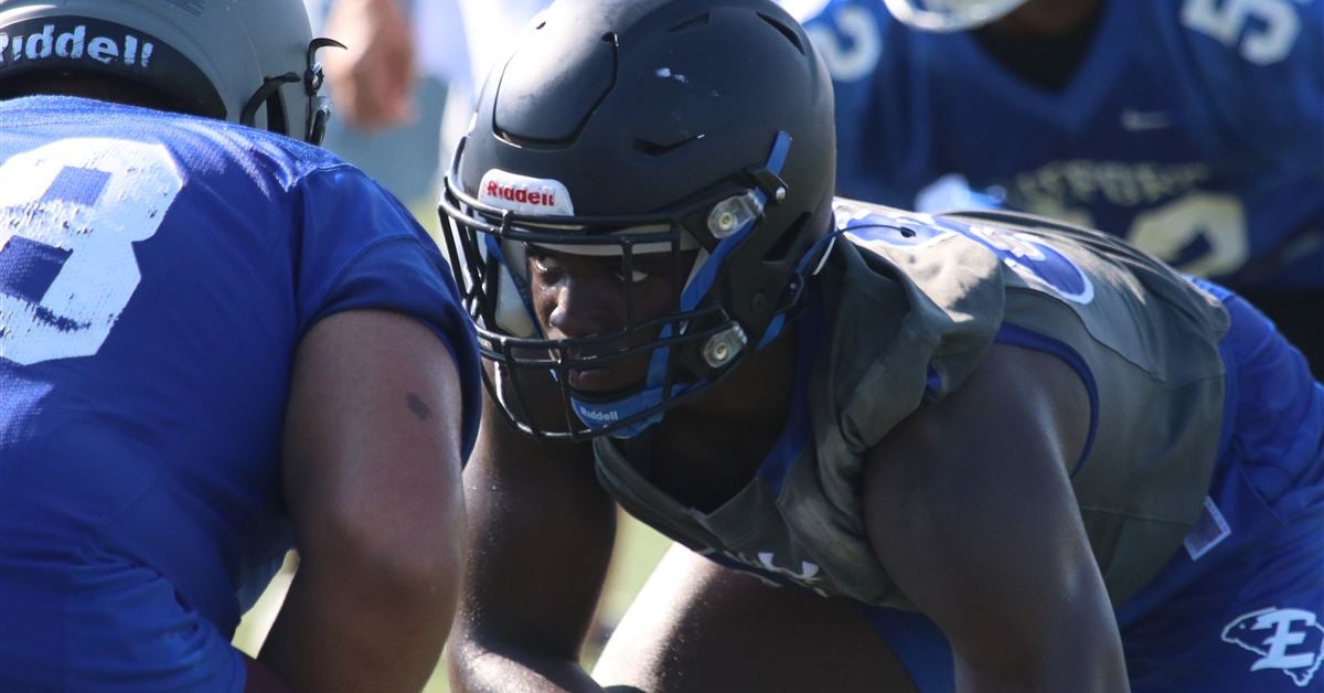 South Carolina 2025 EDGE commit Jaquavious Dodd reacts to USC offer