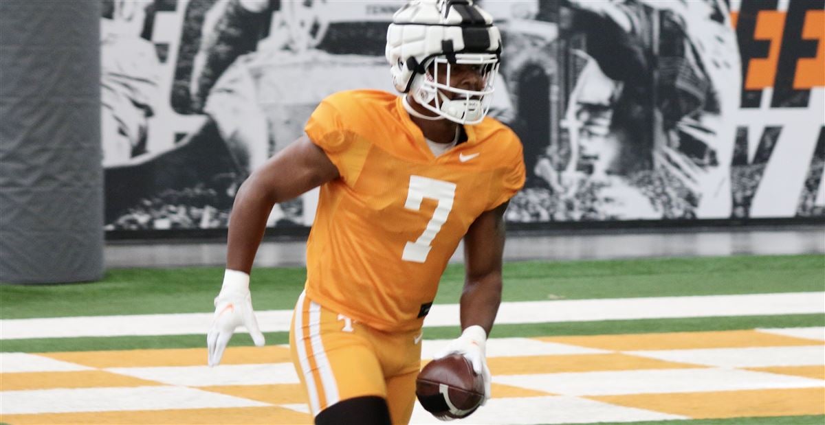 WATCH: Young Tennessee linebackers discuss start of Vols fall camp