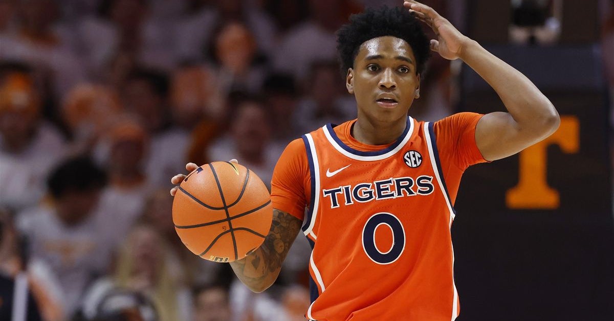 Against Alabama, Auburn can't play 'out of character'