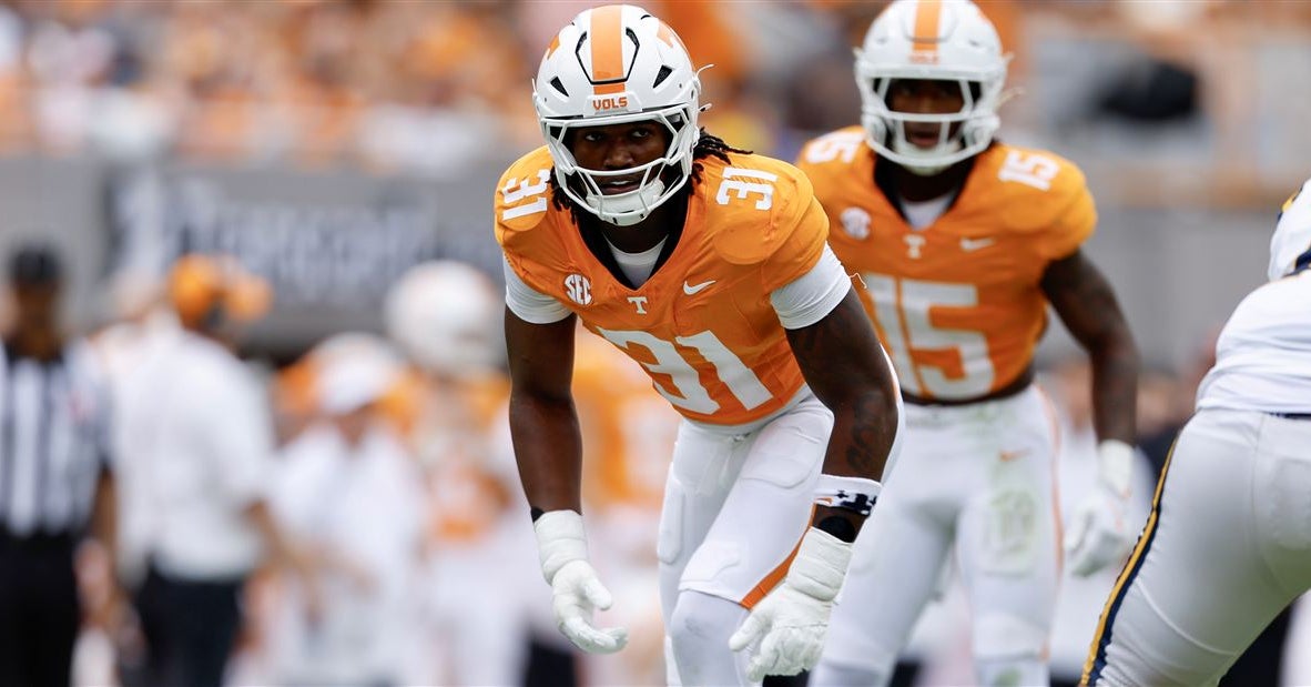 Tennessee edge Caleb Herring transferring to SEC rival
