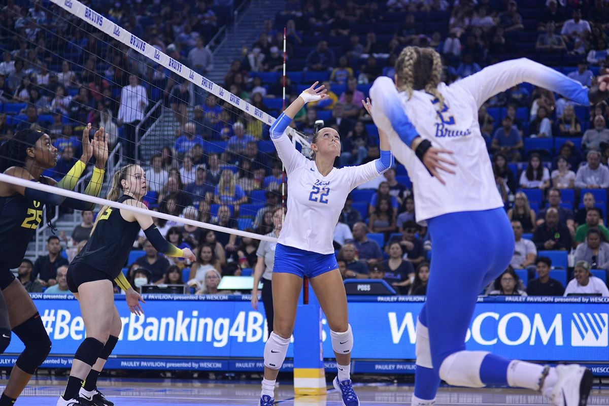 Photo Gallery - Women's Volleyball drops heartbreaker to #17 Oregon in ...