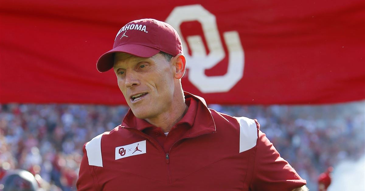 Oklahoma football coach Brent Venables' first year receives 'F' grade ...