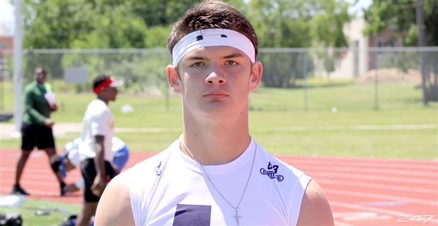 A look at notable recruits visiting Texas today