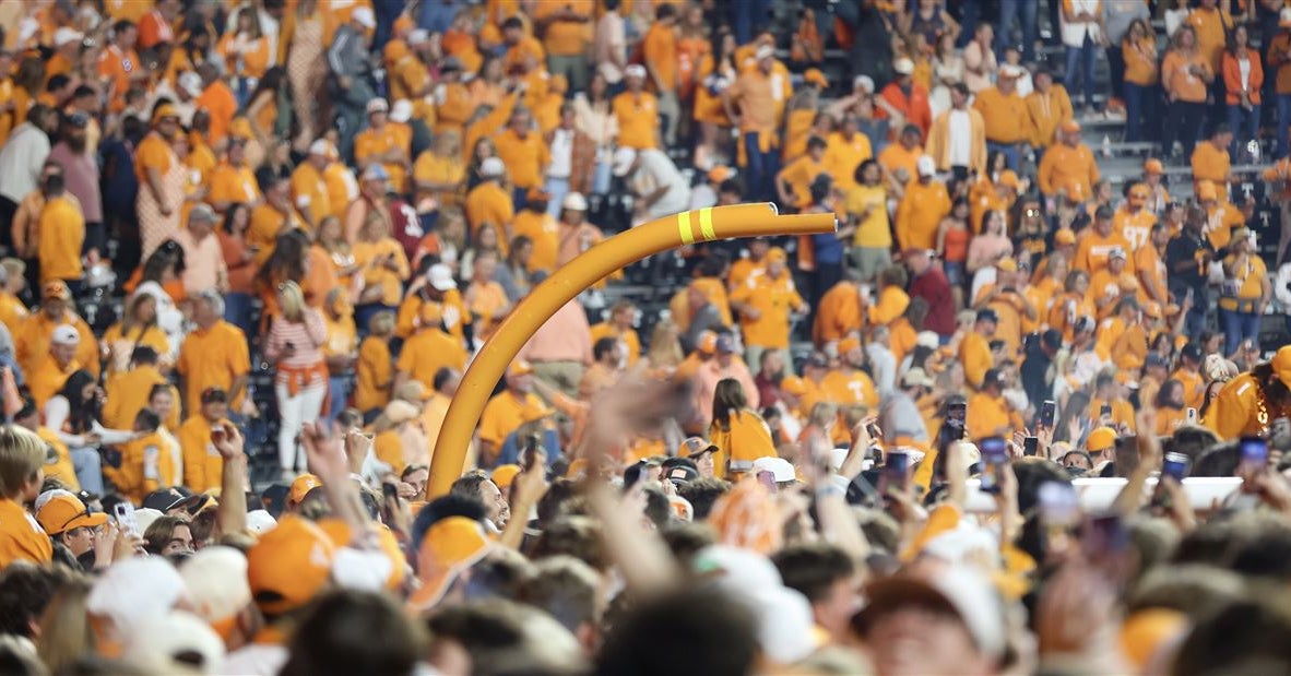 Former Alabama QB says Neyland Stadium '100%' pumps in crowd noise ...