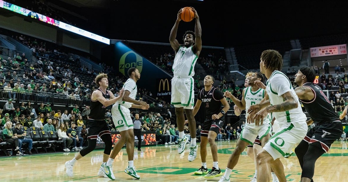 Supreme Cook looks good in debut as Oregon dominates Troy to win by 21