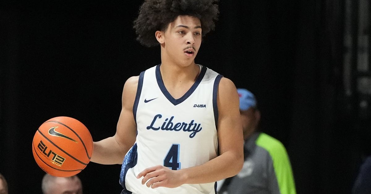 Iowa Basketball Transfer Portal Target: Liberty guard Brett Decker