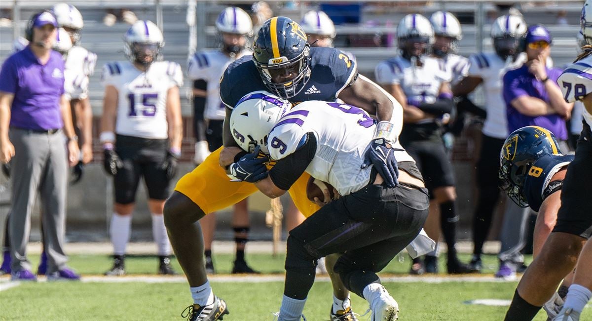 Franklin College EDGE transfer and 2023 HCAC Defensive Player of the ...