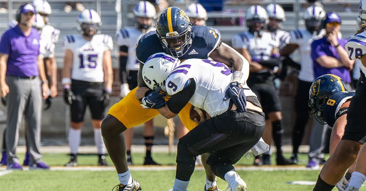 Franklin College EDGE transfer and 2023 HCAC Defensive Player of the ...
