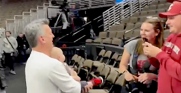 Parents handing babies to Kyle Smith! Colorful reaction to WSU's ...