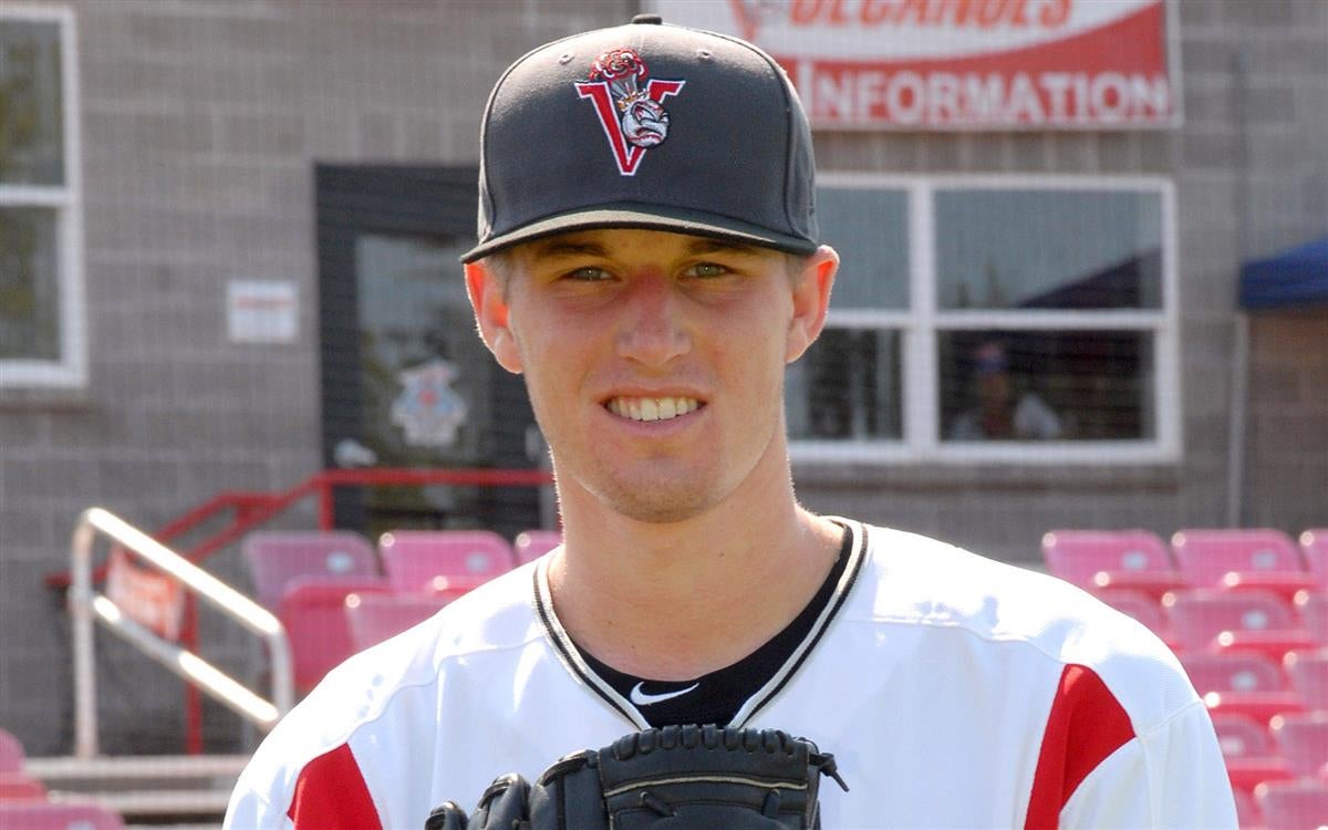 Former Diamond Dog Chris Stratton called up to the Majors