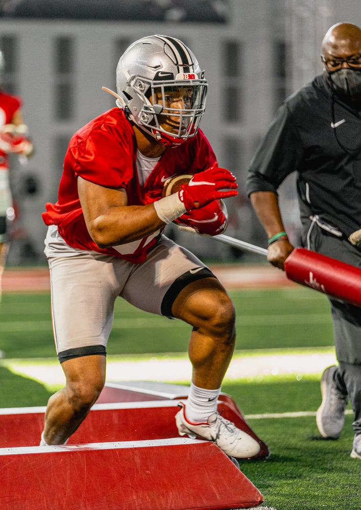 Sights and Sounds: Running backs, linebackers putting in the work