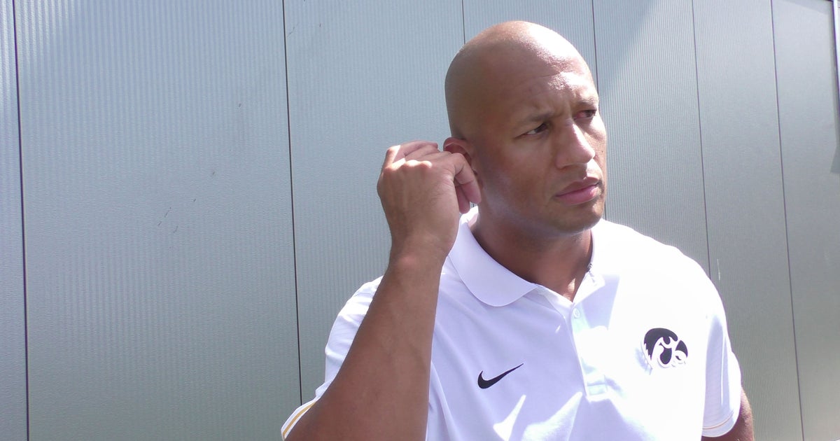 Iowa Media Day: TE coach LeVar Woods