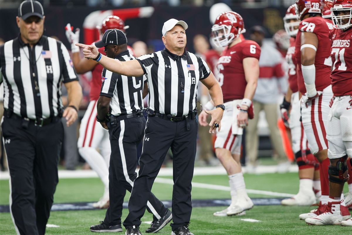 Report: Big 12 ref Mike Defee takes job with NFL