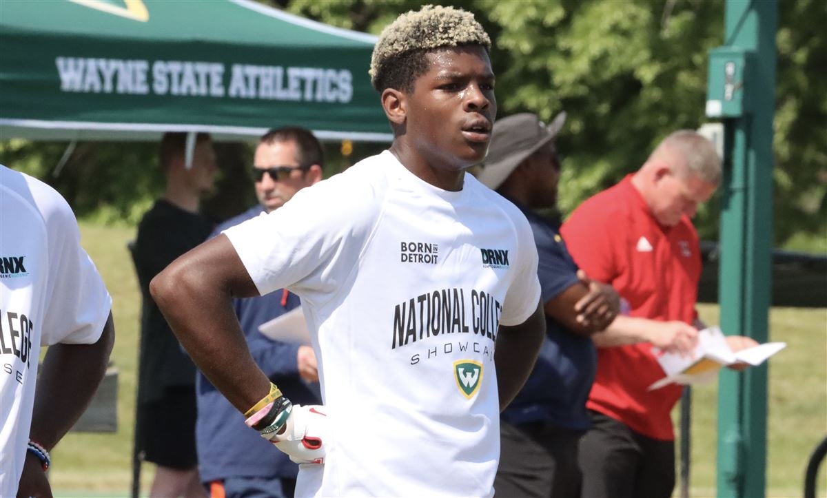 Top50 WR Andrew Marsh ‘definitely a lot more interested’ in U-M after visit