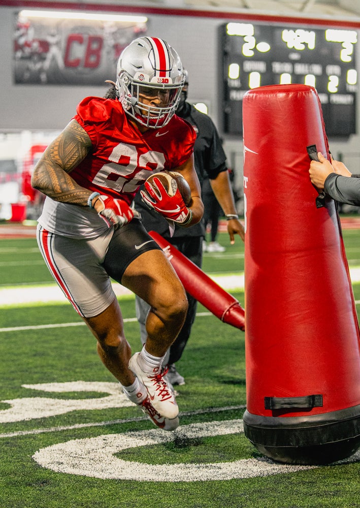 Sights and Sounds: Running backs, linebackers putting in the work