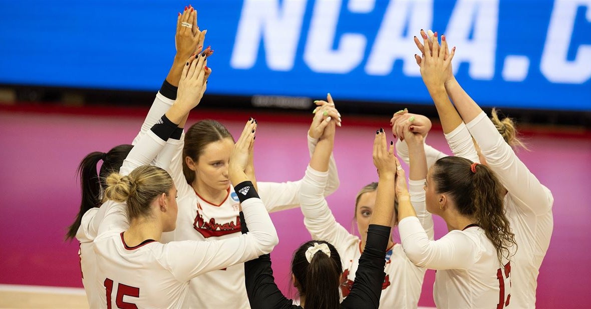 Husker volleyball ready for Thursday's big match: 'Let's blow the roof ...