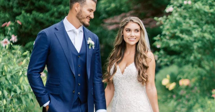 LOOK: Mitch Trubisky Marries Fiancée Hillary Gallagher
