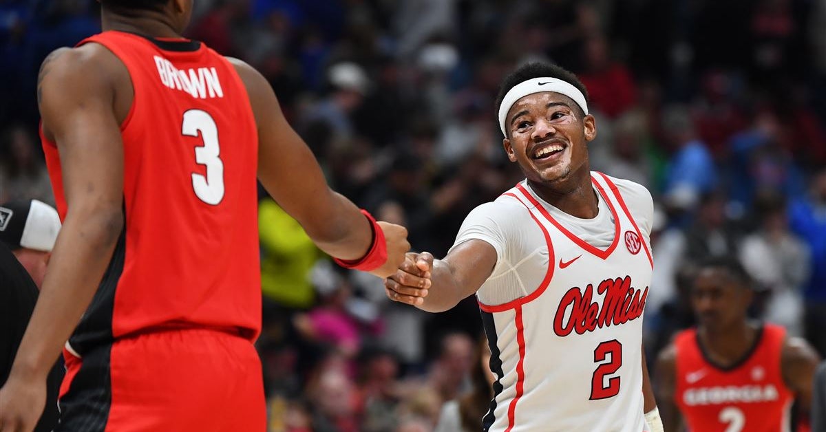 Shuler makes it official, says he's returning for senior season