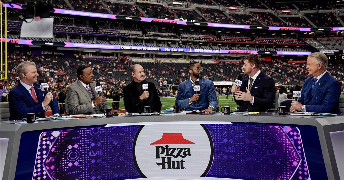 WATCH: The 'NFL Today' crew slam on top of tables in front of Bills ...