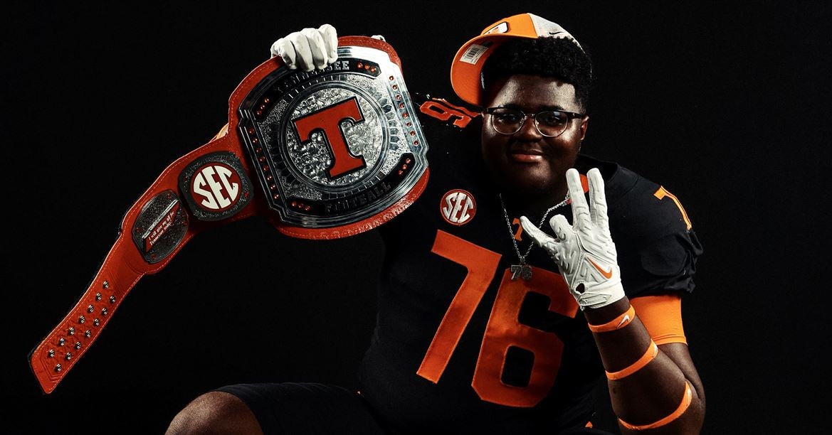 How Tennessee won 'real close' race for elite offensive tackle Warren