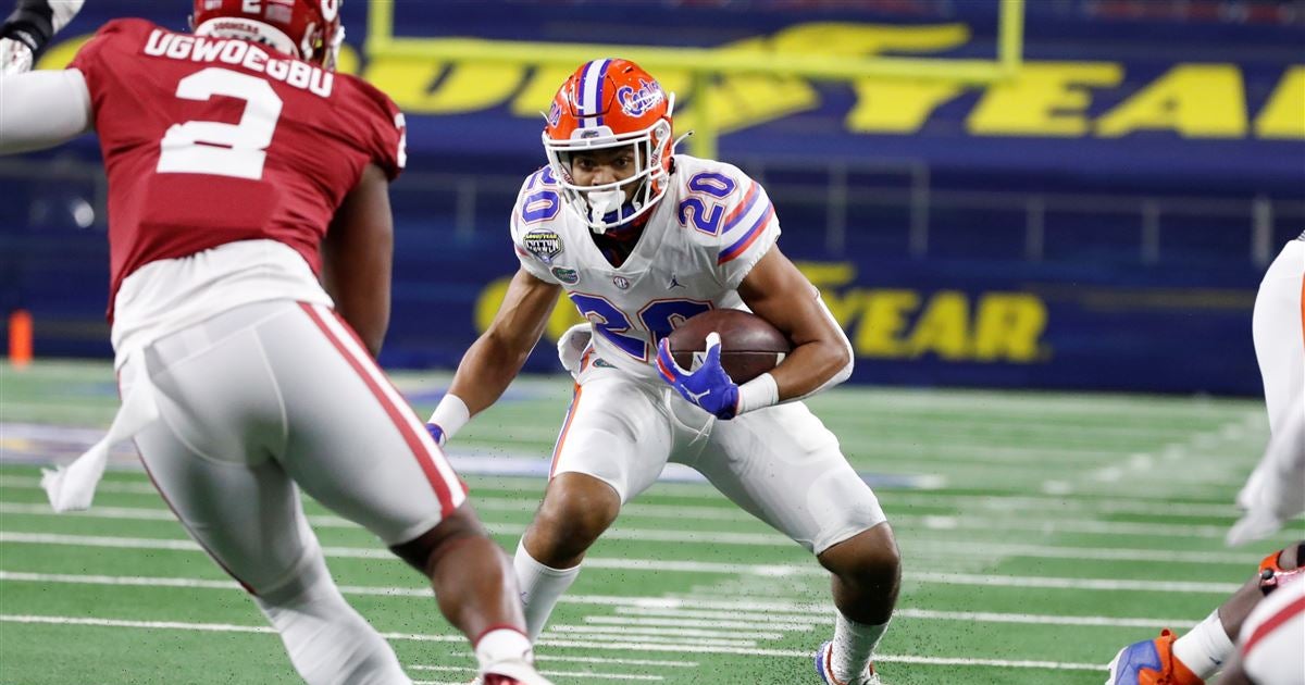 Malik Davis eager to improve anticipation by studying this offseason