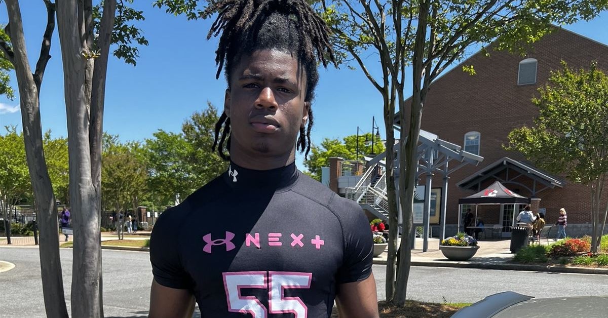 Three-star edge Maurice Davis will announce between Ole Miss ...