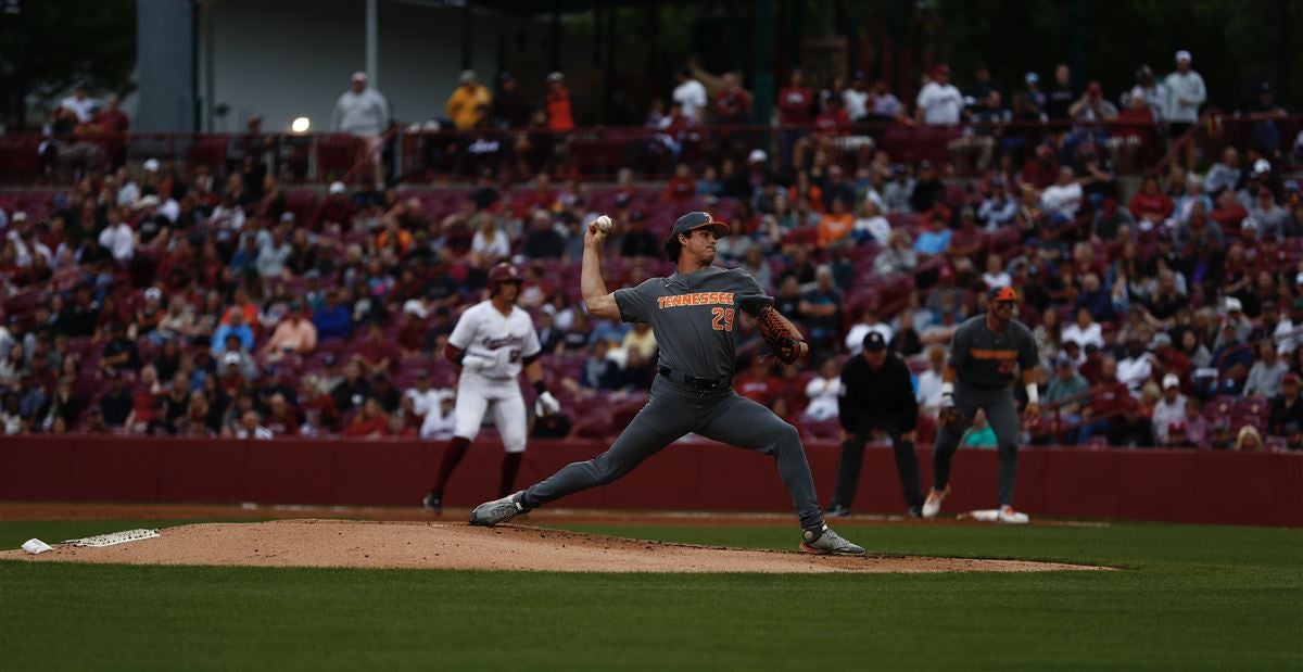 Takeaways: Andrew Lindsey dominates in Vols' game one win over Gamecocks