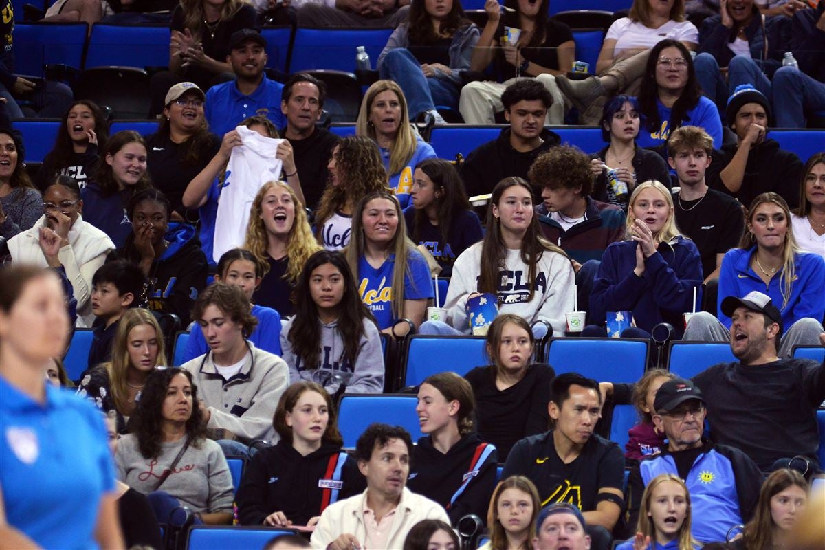 Photo Gallery: Women's Volleyball gets swept at home, puts tournament ...