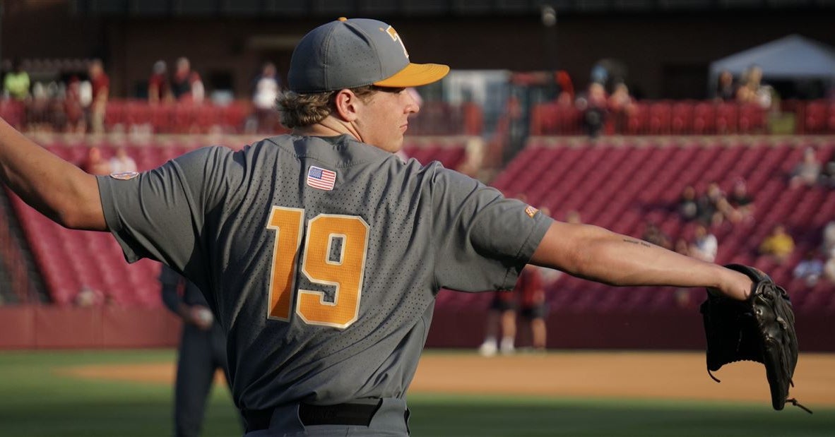 Former Tennessee baseball pitcher transfers to Georgia
