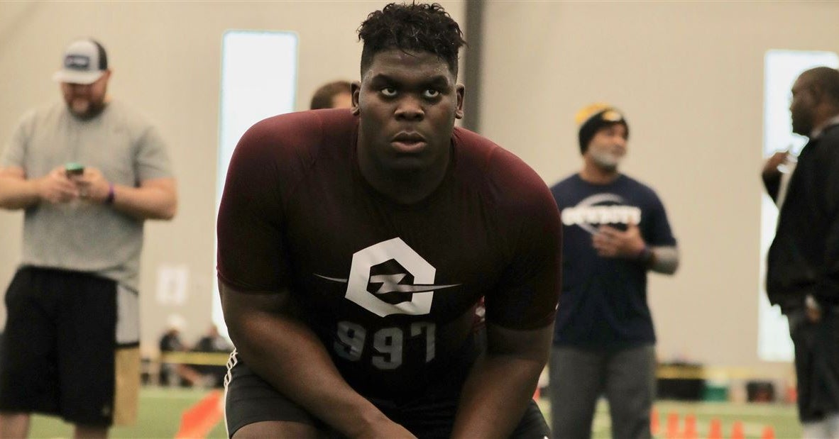 2021 North Shore OL Jaeden Roberts adjusting to Texas football