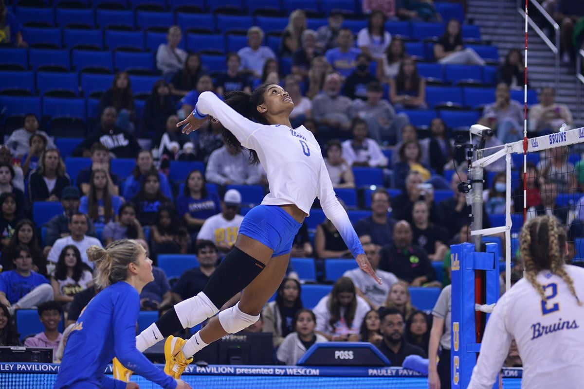 Photo Gallery - Women's Volleyball drops heartbreaker to #17 Oregon in ...