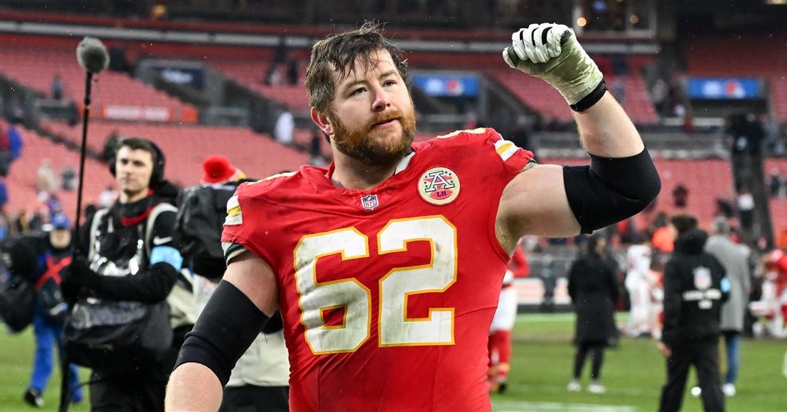Former NC State star Joe Thuney set to become highest-paid OG in NFL ...
