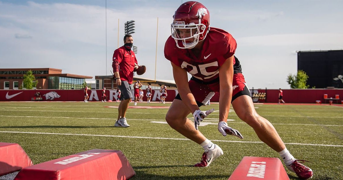 Hogs working Henry and Zimos at strong-side linebacker