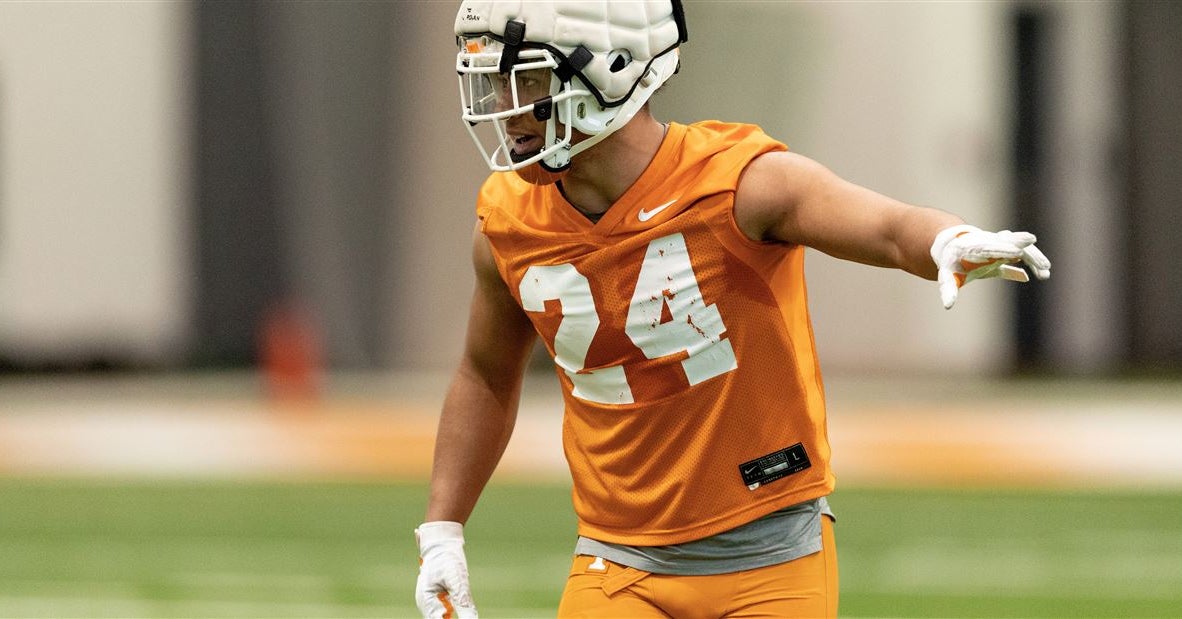 Tennessee reinstates LB Aaron Beasley