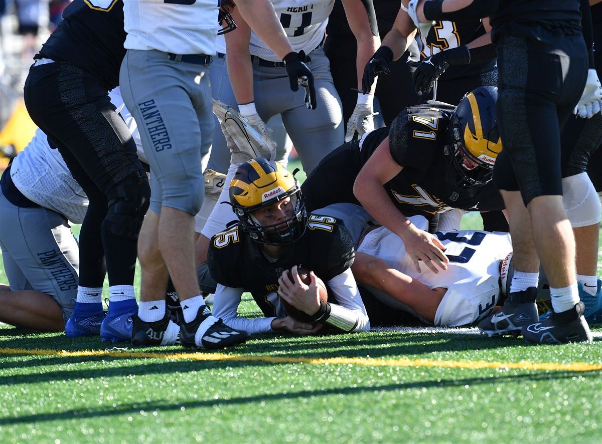 PHOTO GALLERY: Bellevue Runs Away From Mead, Advances To Quarterfinals