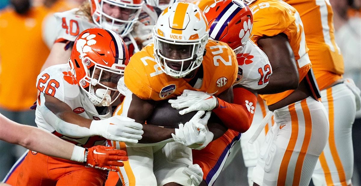 Tennessee puts record number on First-Year SEC Honor Roll