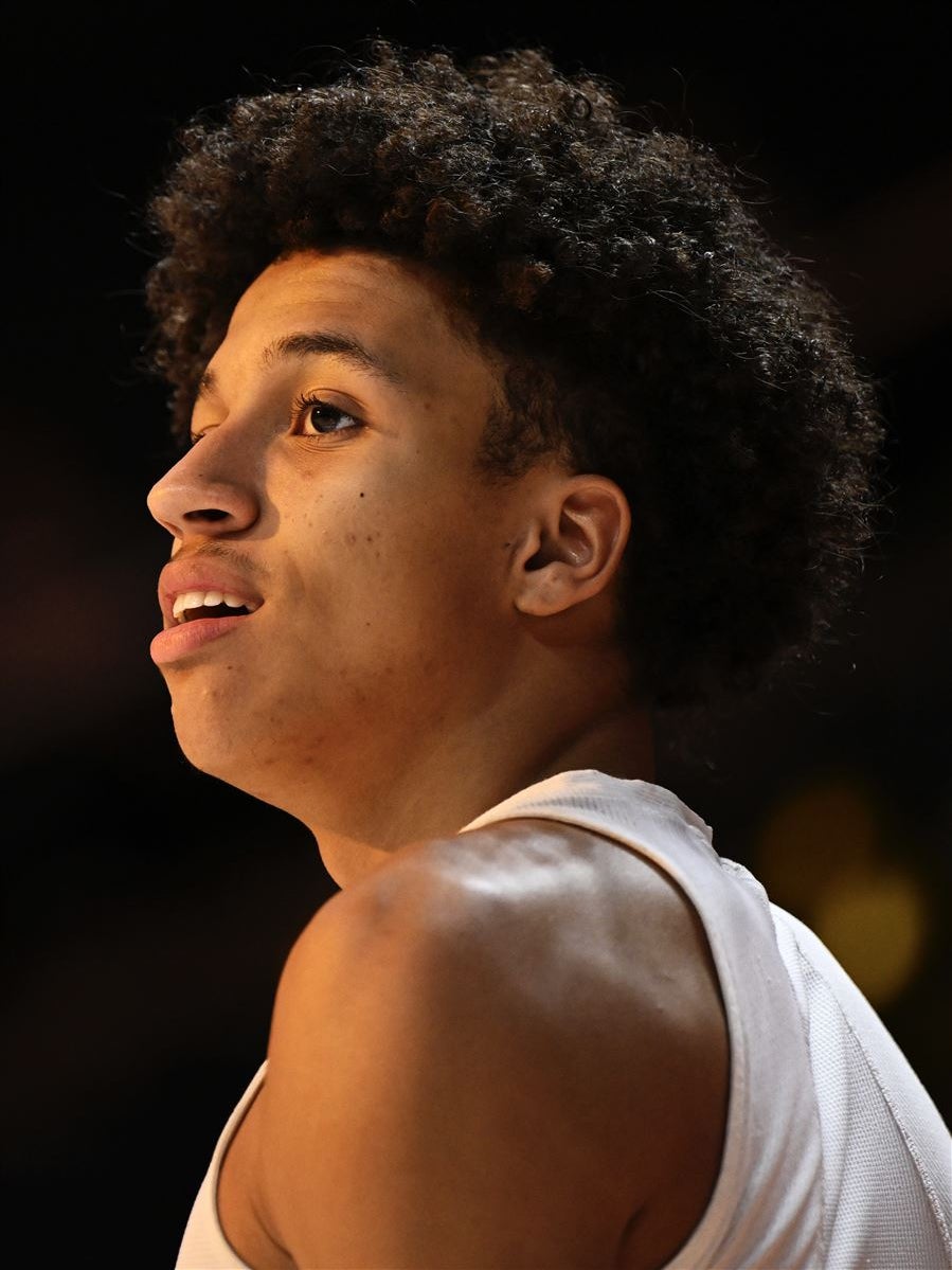 Carr swallowing pride, embracing different role as Tennessee freshman