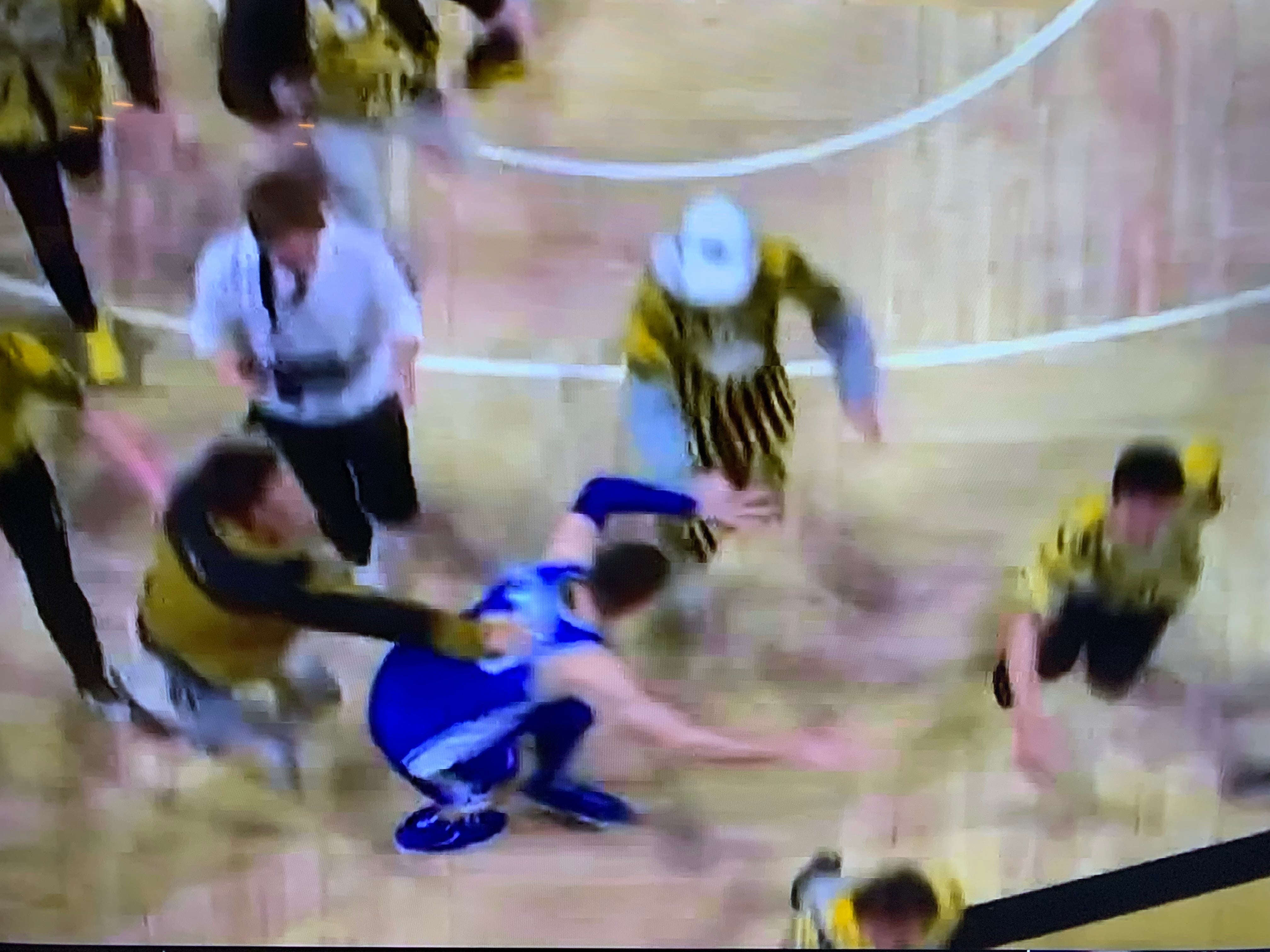 Kyle Filipowski injury leads to court-storm outrage after Wake Forest ...