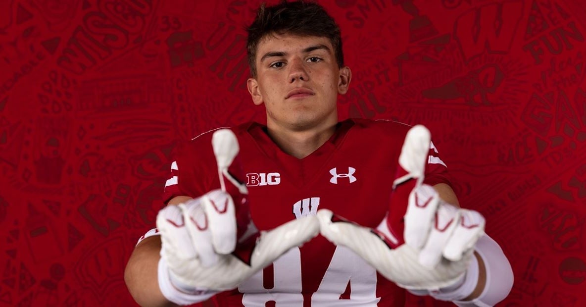 Coach: J.T. Seagreaves can "grow into a monster" at tight end