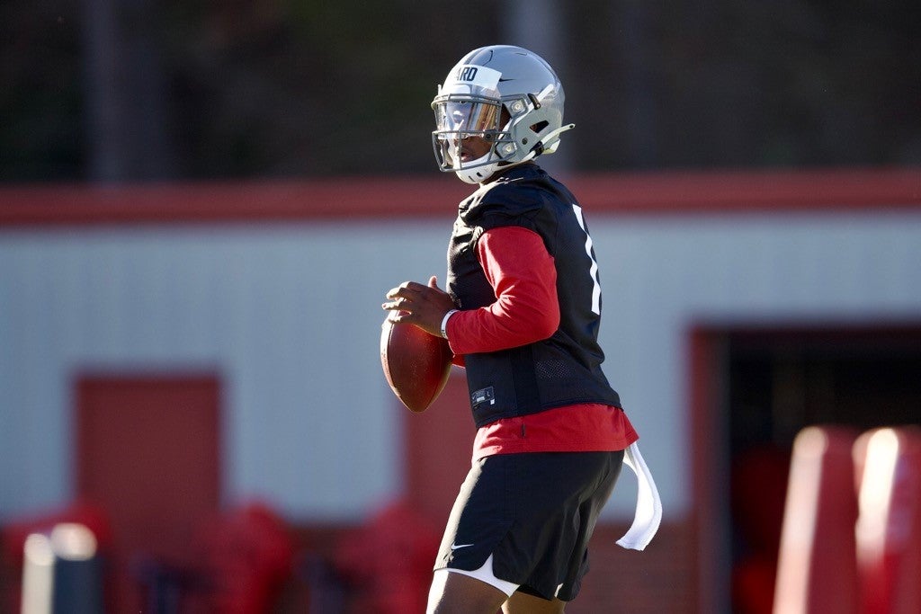 QB Cameron Ward lives up to the hype on Day 1 of WSU's spring ball ...