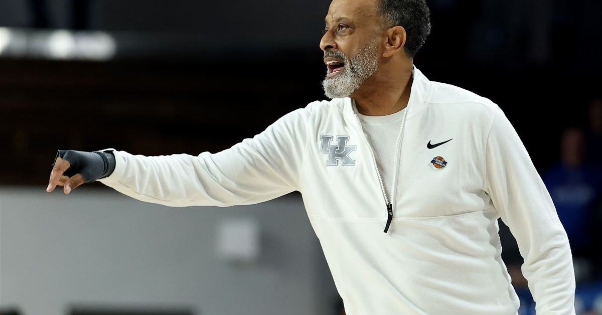 Kenny Brooks adds two to Kentucky staff