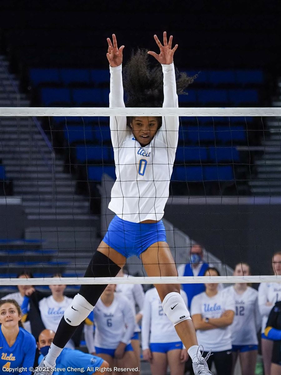 Photos: Women's Volleyball advances to Sweet 16