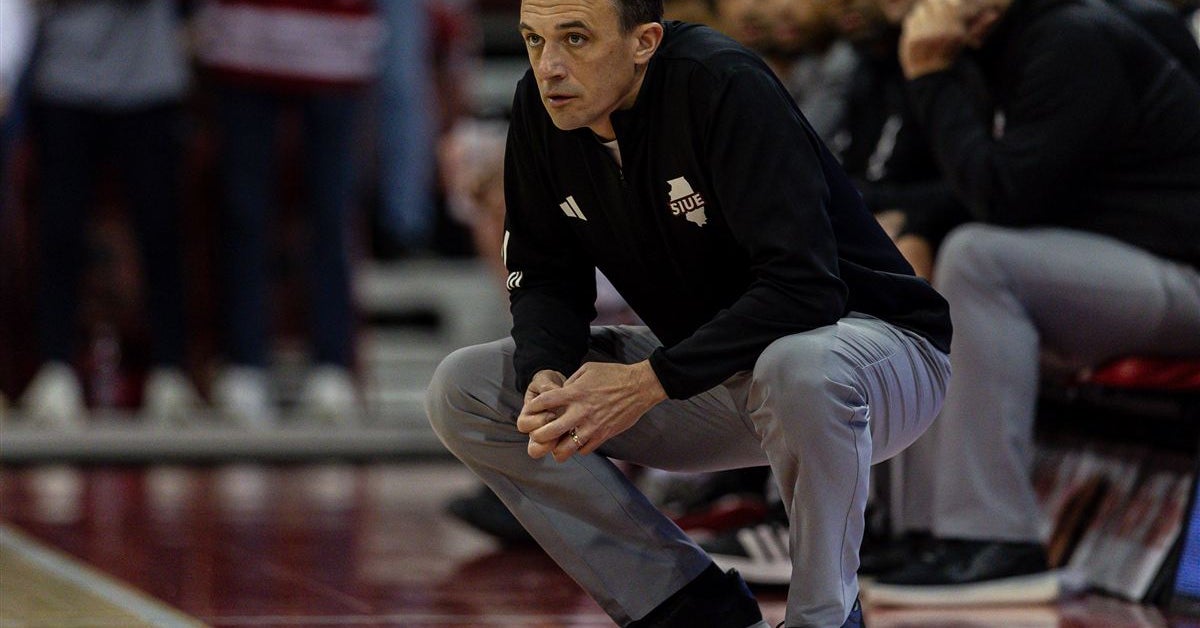SIU-E head coach Brian Barone with high praise for Badgers’ team this ...