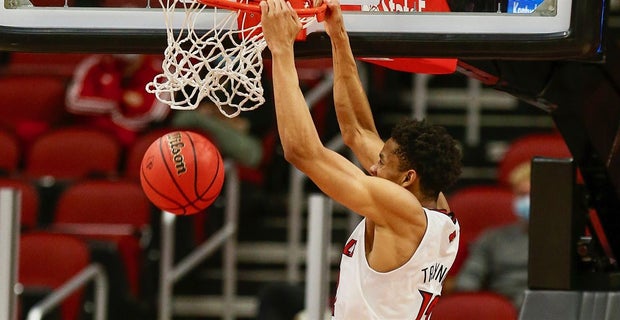 Freshman JJ Traynor impressive in Louisville debut
