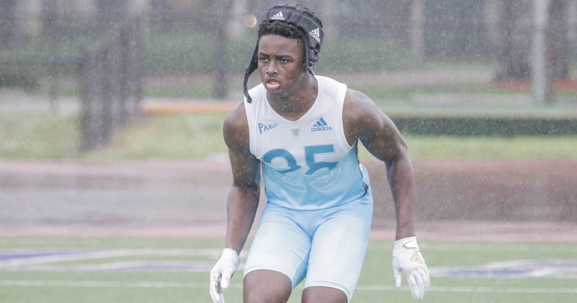 A pair of SEC schools lead for LB Dallas Turner