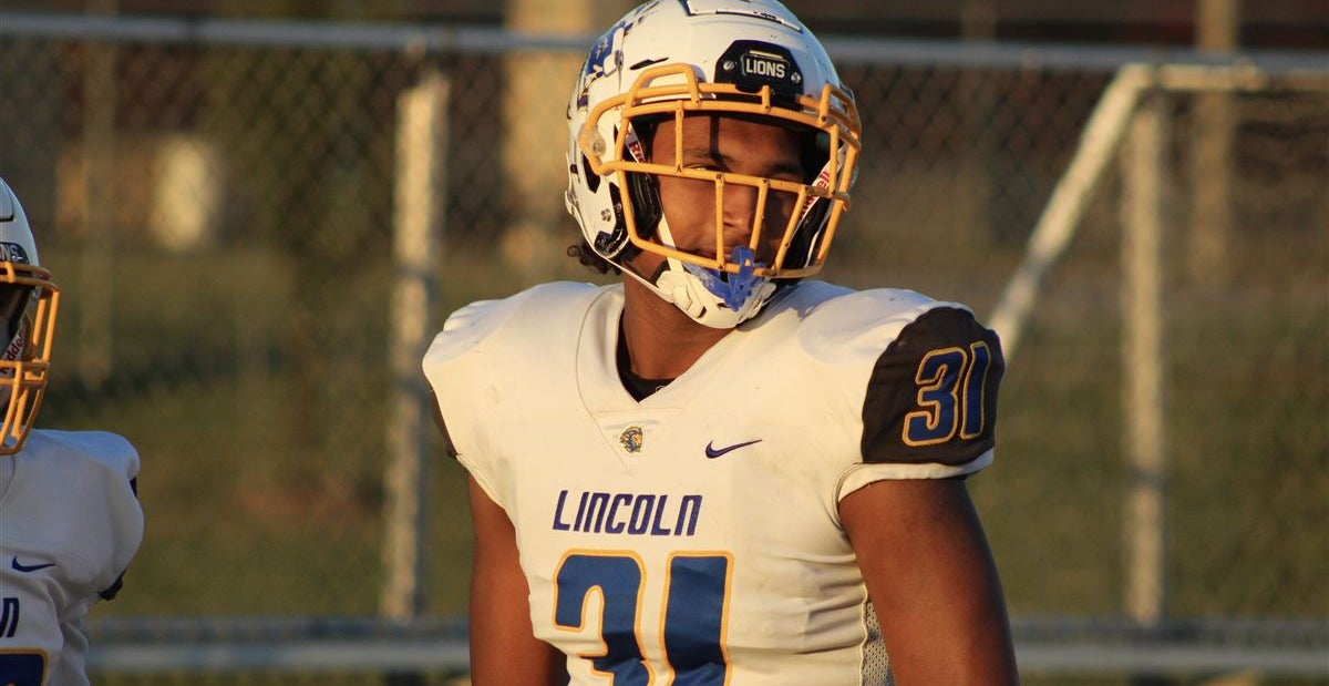 Michael Dwumfour signs free agent contract with New York Jets